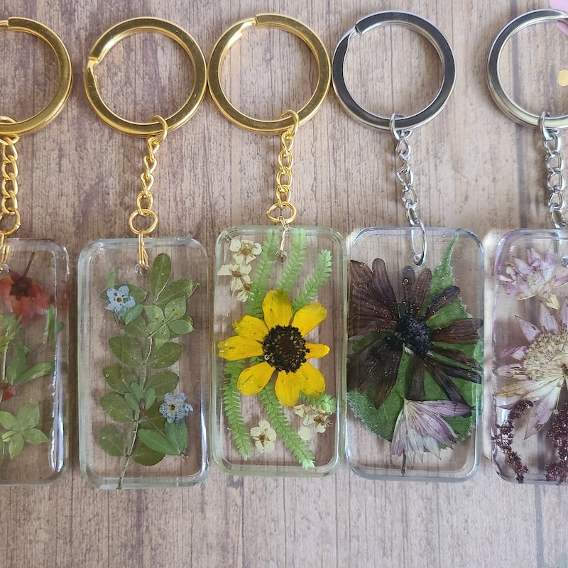 Resin Flower Keychain - Etsy