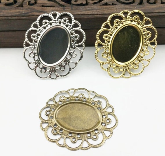 Filigree Oval Frame