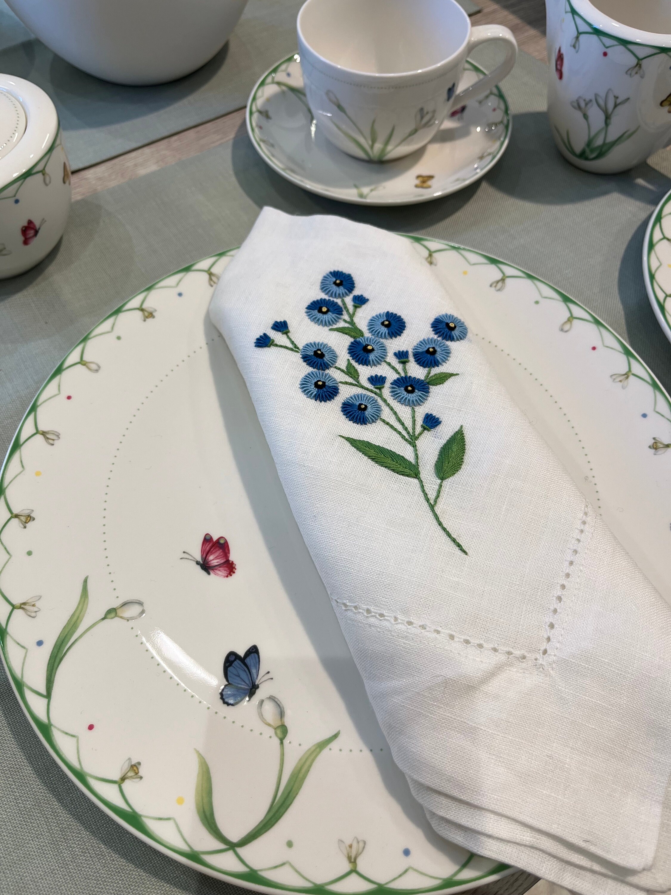 Hand Embroidered Dinner Napkins- Set of 12, Floral Hand Embroidered ...