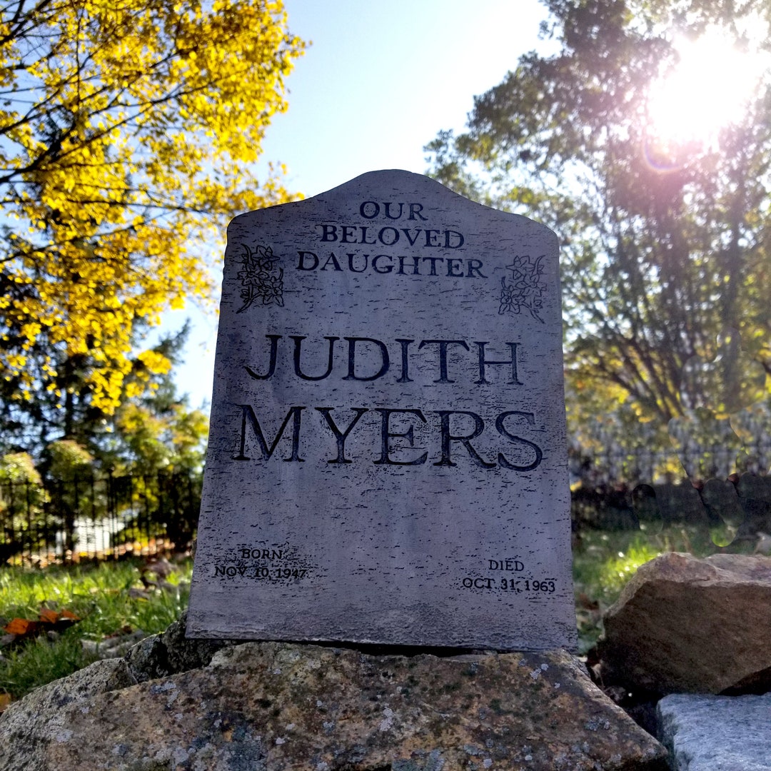 Judith Myers Tombstone Wood Sign - Halloween Movie Prop Replica 1/3 & 1 ...