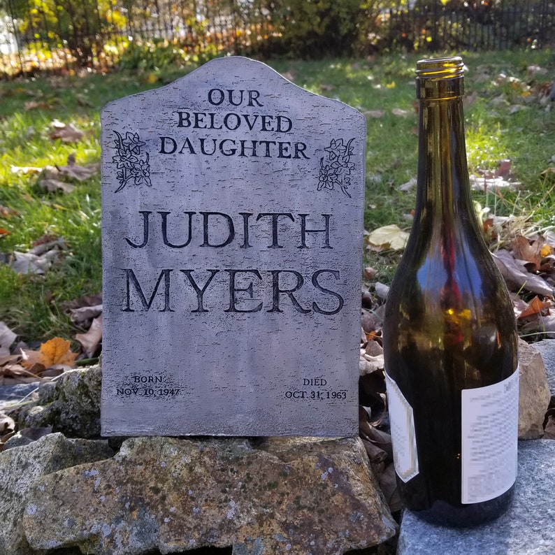 Judith Myers Tombstone Wood Sign - Halloween Movie Prop Replica 1/3 & 1 ...