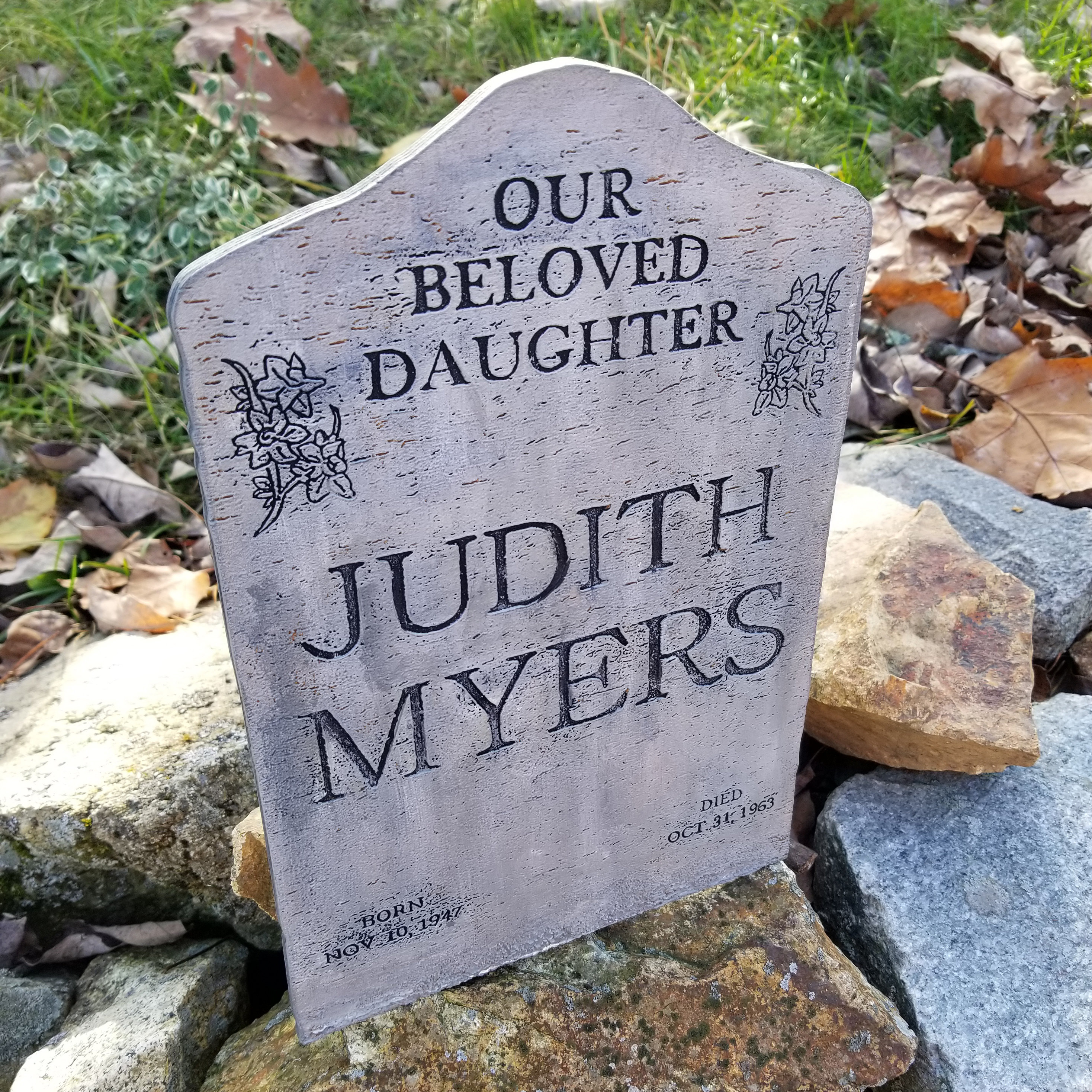 Judith Myers Tombstone Wood Sign - Halloween Movie Prop Replica 1/3 & 1 ...