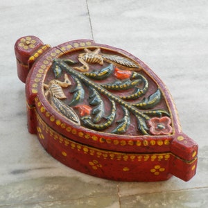 Wooden Vintage Indian Tikka Box, 2 Compartment Box, Kumkum Box, Color ...