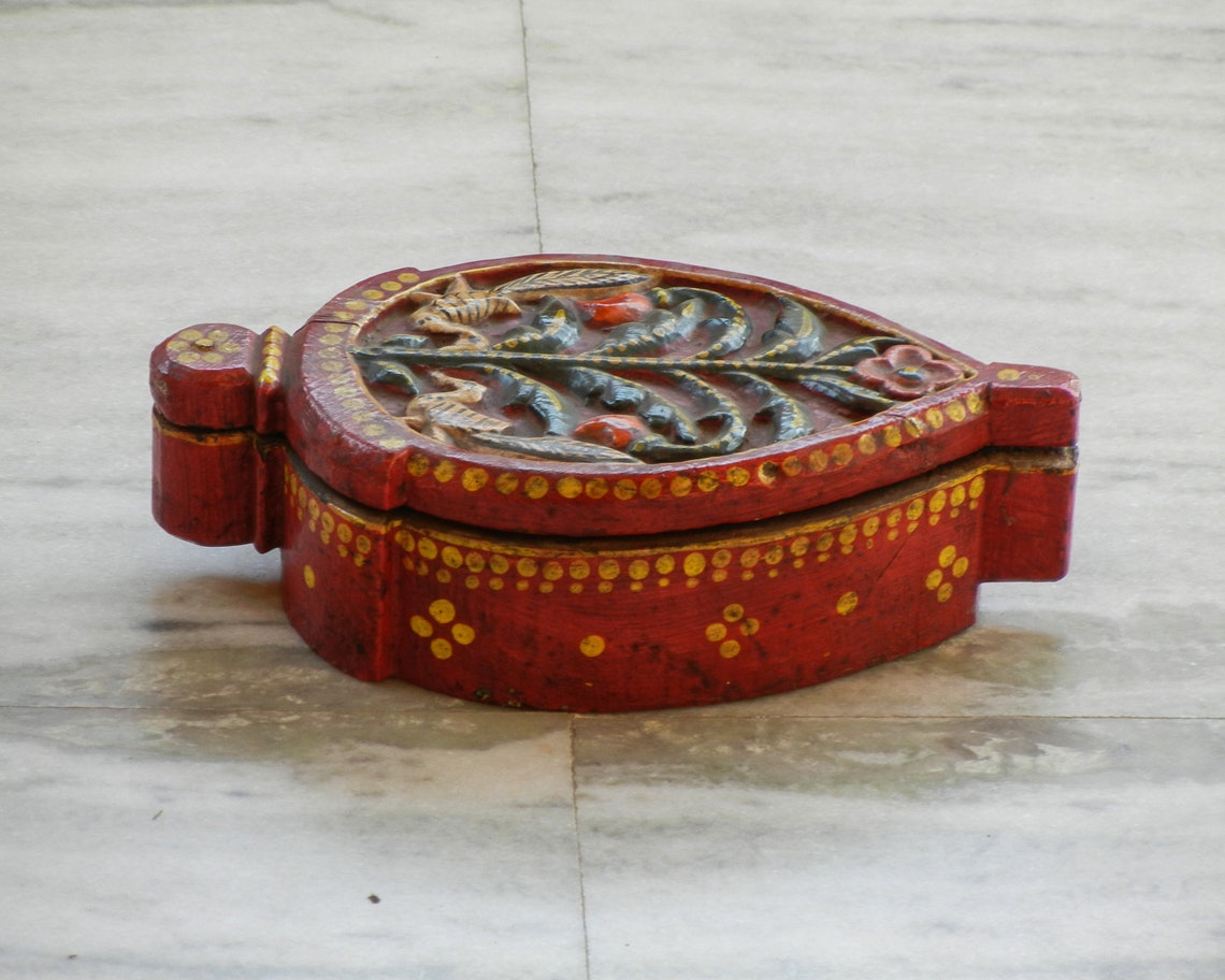Wooden Vintage Indian Tikka Box, 2 Compartment Box, Kumkum Box, Color ...