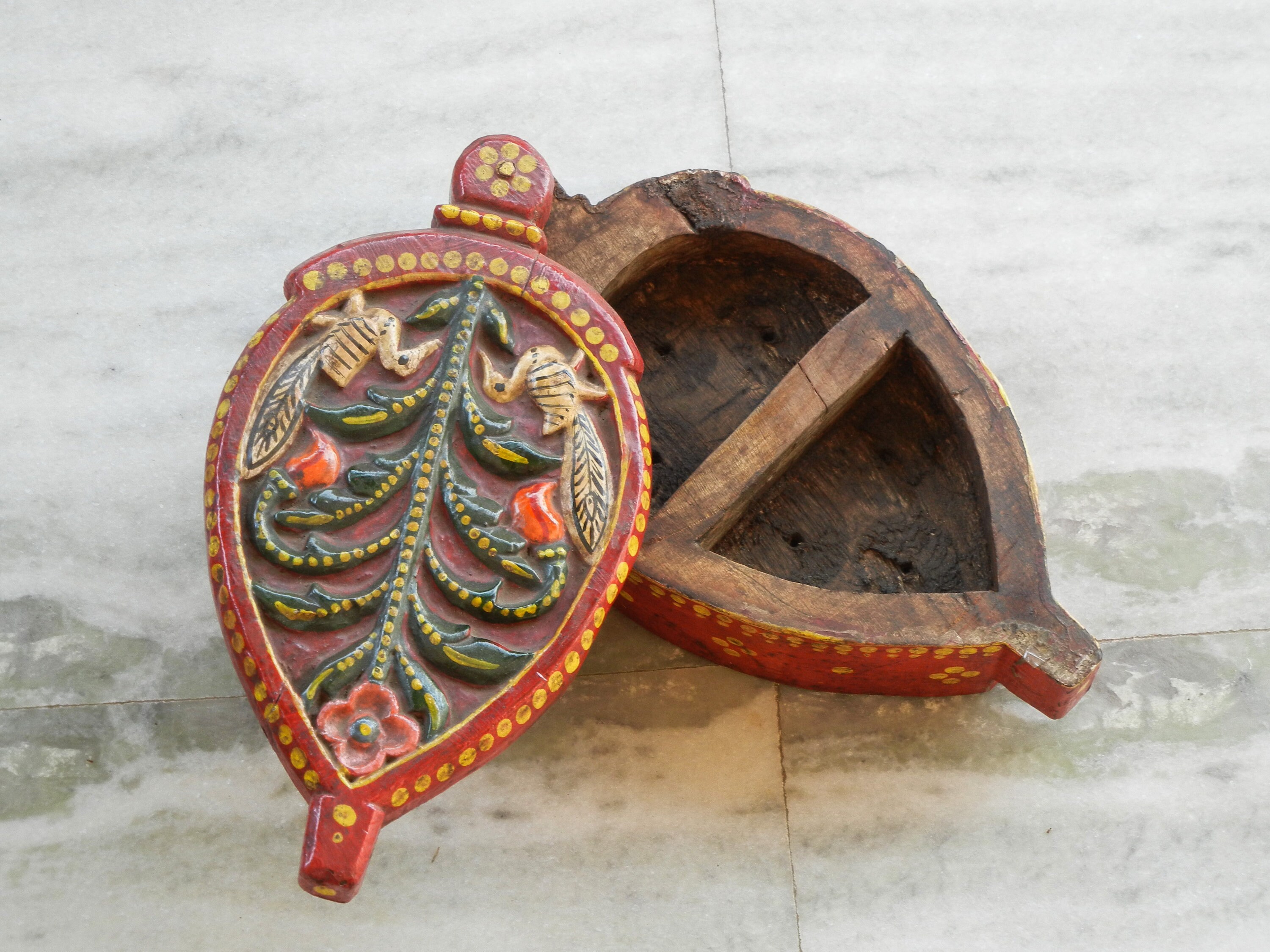 Wooden Vintage Indian Tikka Box, 2 Compartment Box, Kumkum Box, Color ...