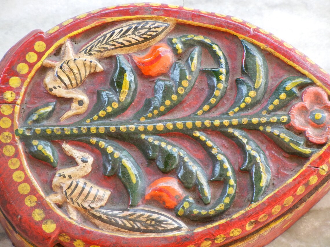 Wooden Vintage Indian Tikka Box, 2 Compartment Box, Kumkum Box, Color ...