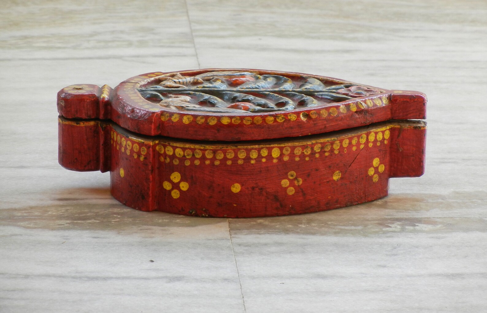Wooden Vintage Indian Tikka Box, 2 Compartment Box, Kumkum Box, Color ...