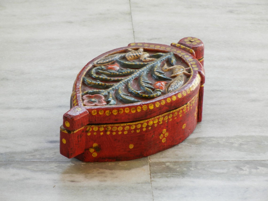 Wooden Vintage Indian Tikka Box, 2 Compartment Box, Kumkum Box, Color ...