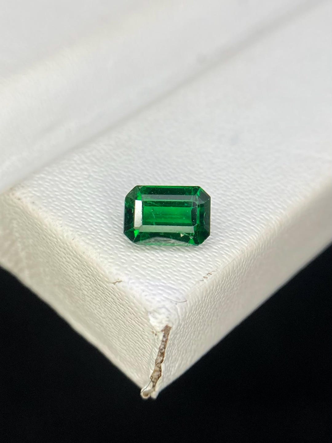 Classic Vivid Green Natural Tsavorite Gemstone 0.8ct, Sparkle Emerald ...