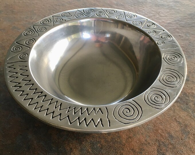 The Wilton Company Armetale RWP 10.5" Reggae Pattern Bowl Pewter - Etsy