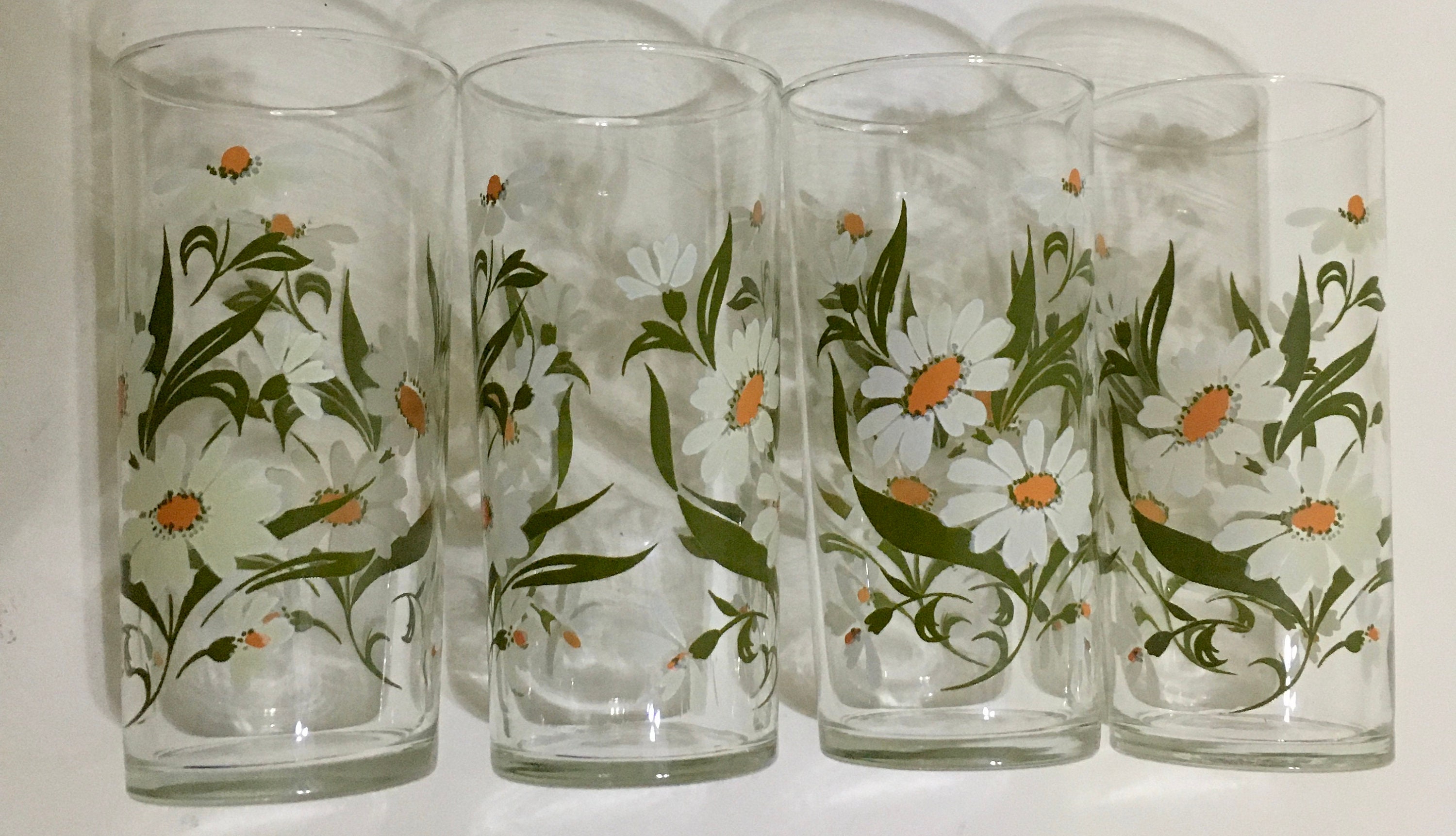 Vintage Daisy Drinking Glasses Set of Four Vintage Daisy Drinking Glasses Set of Four