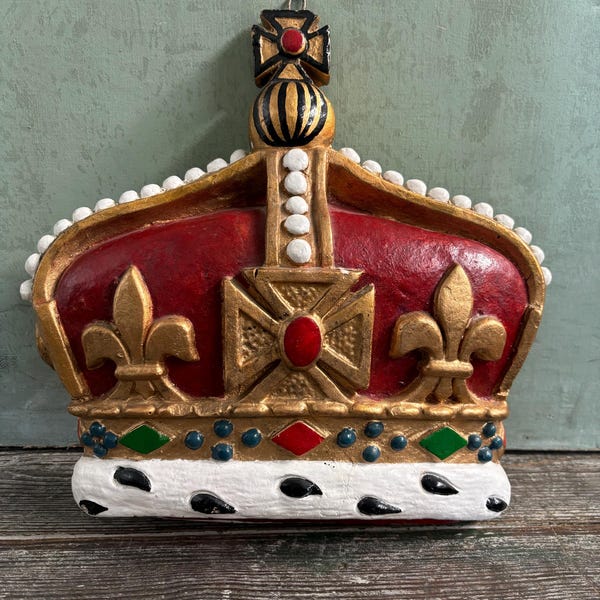 Crown Wall Plaque - Etsy