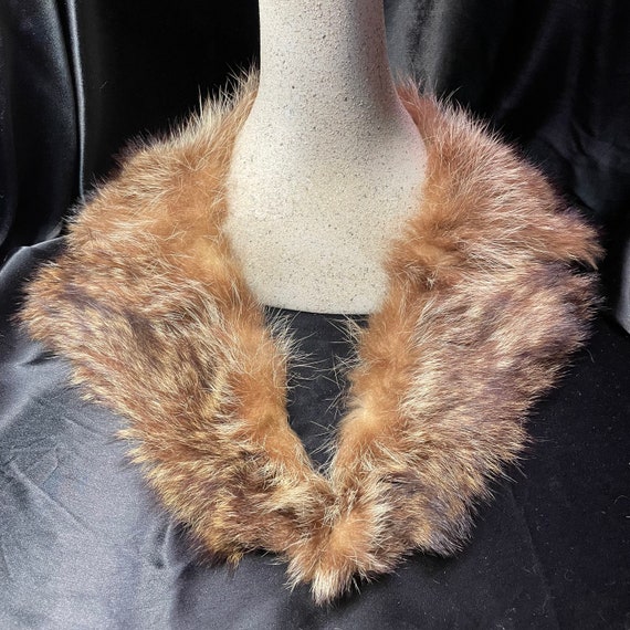 Notched Fox Fur Collar - c. 1970s - Gem