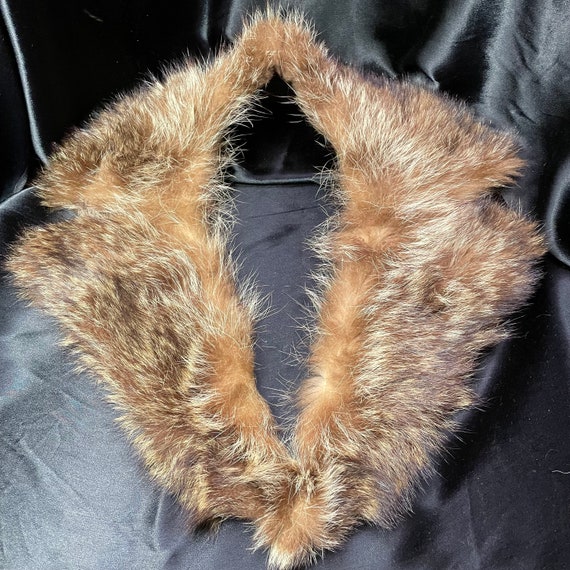Notched Fox Fur Collar - c. 1970s - Gem