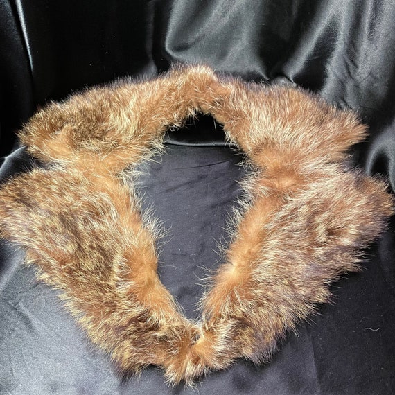 Notched Fox Fur Collar - c. 1970s - Gem