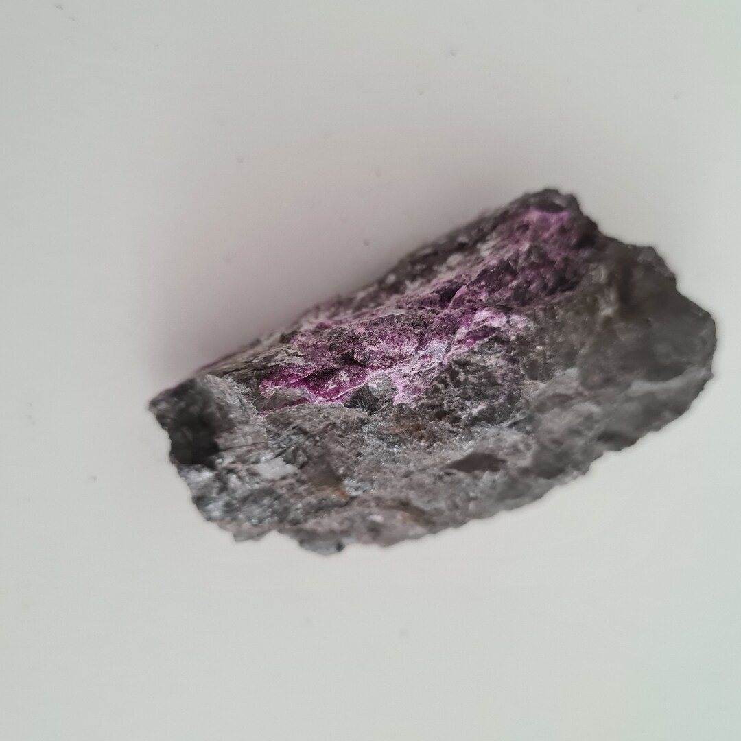 Kammererite - Crystal Mineral Specimen - Collectors Specimen - Etsy