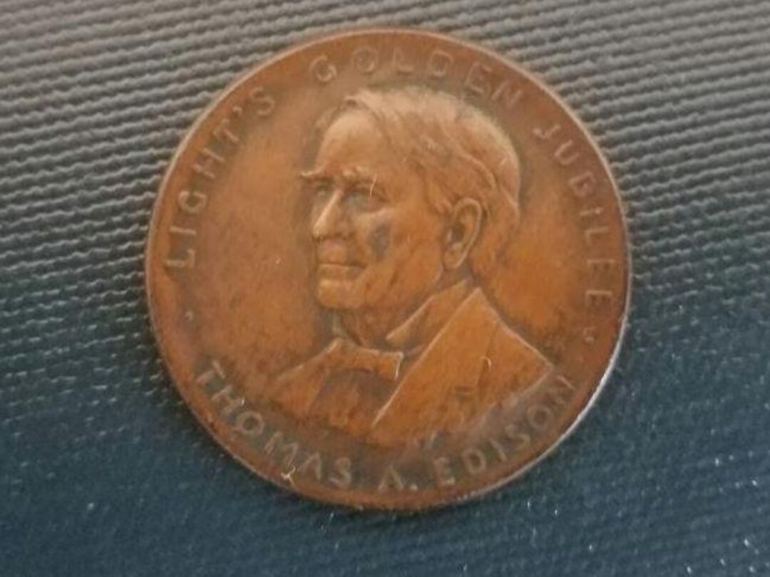 Vintage Light's Golden Jubilee Coin Featuring Thomas Edison - Etsy