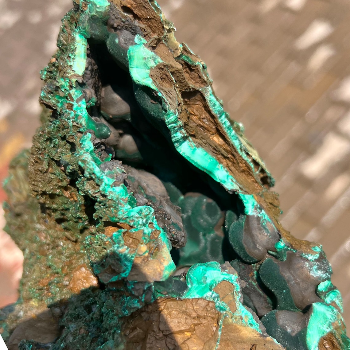Malachite,high Quality Natural Feather Green Malachite Geode Mineral ...