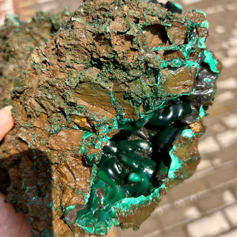 Malachite,high Quality Natural Feather Green Malachite Geode Mineral ...