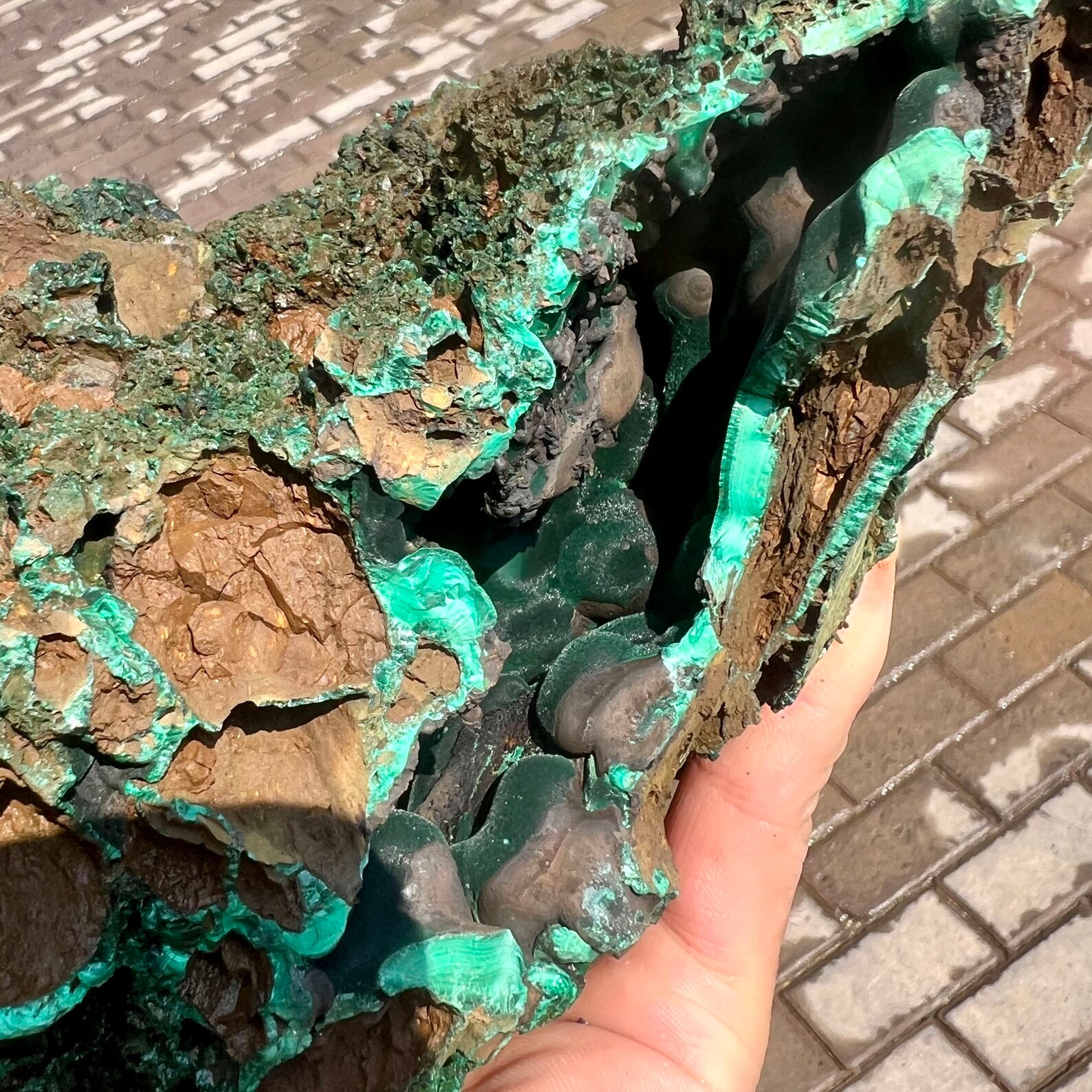 Malachite,high Quality Natural Feather Green Malachite Geode Mineral ...