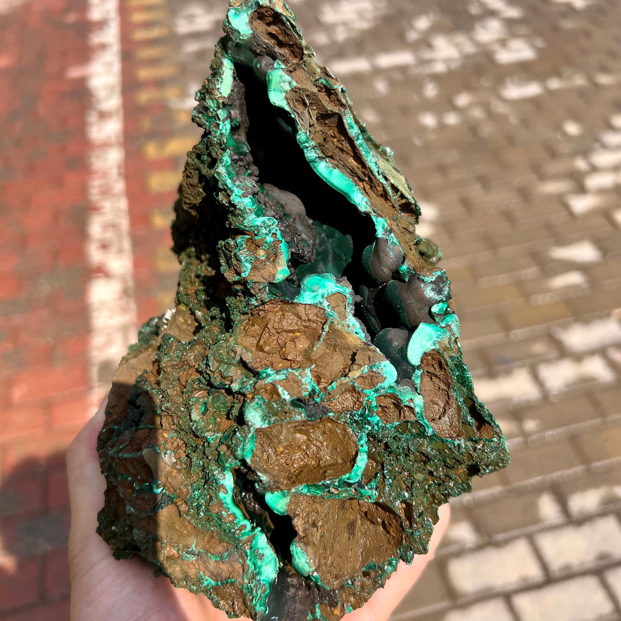 Malachite,high Quality Natural Feather Green Malachite Geode Mineral ...
