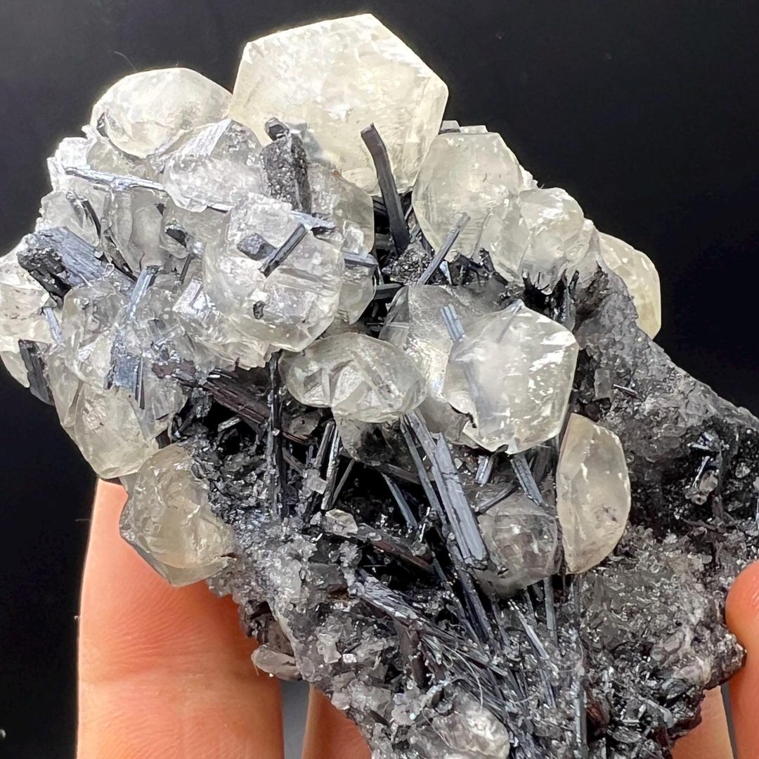 High Quality Natural Stibnite Minerals Shining Bright Color Stibnite ...