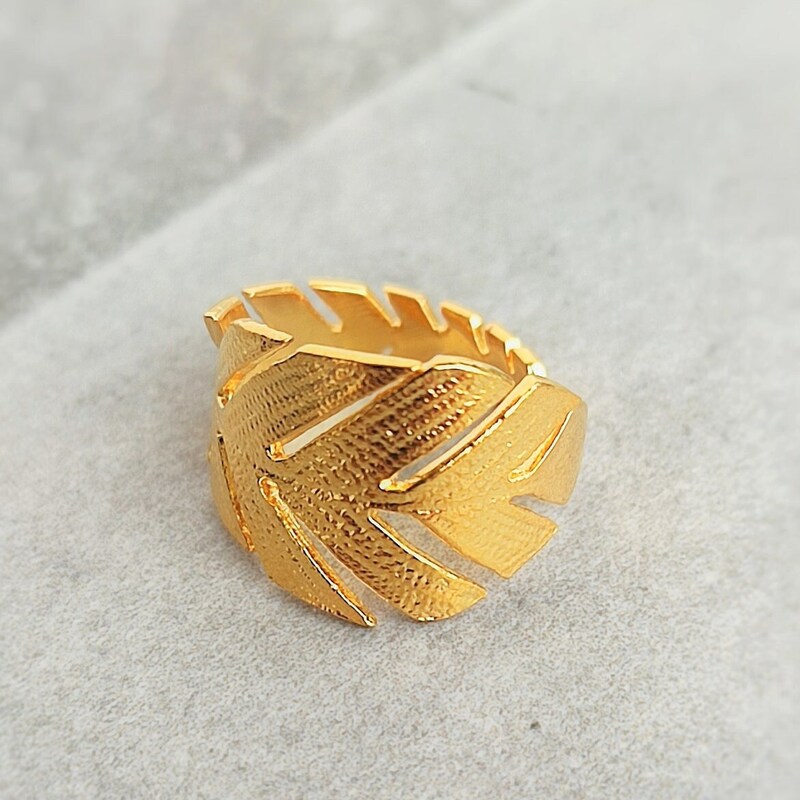 Gold Leaf Ring - Etsy