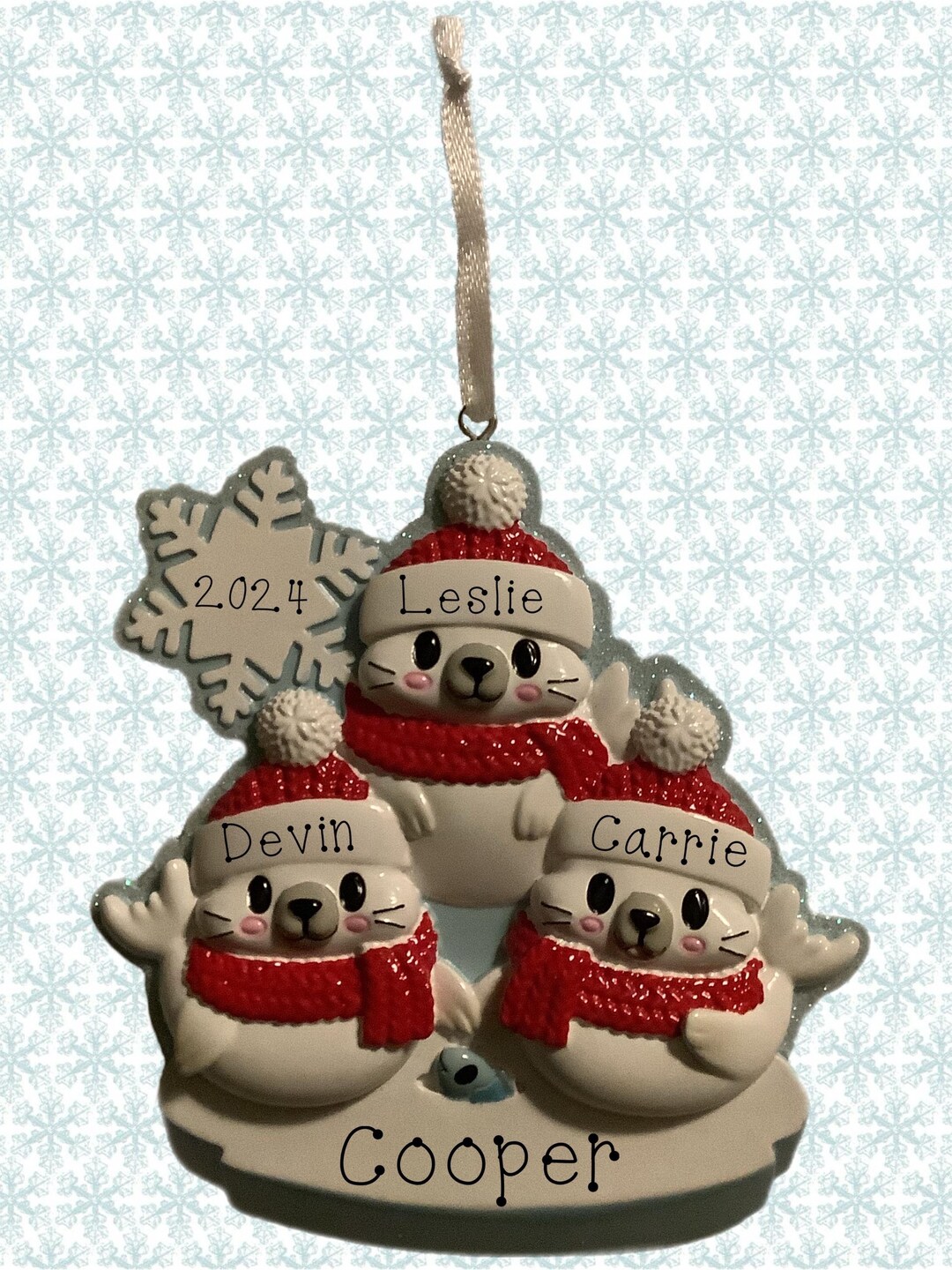 Arctic Seal Family of 3 Personalized Ornament - Etsy