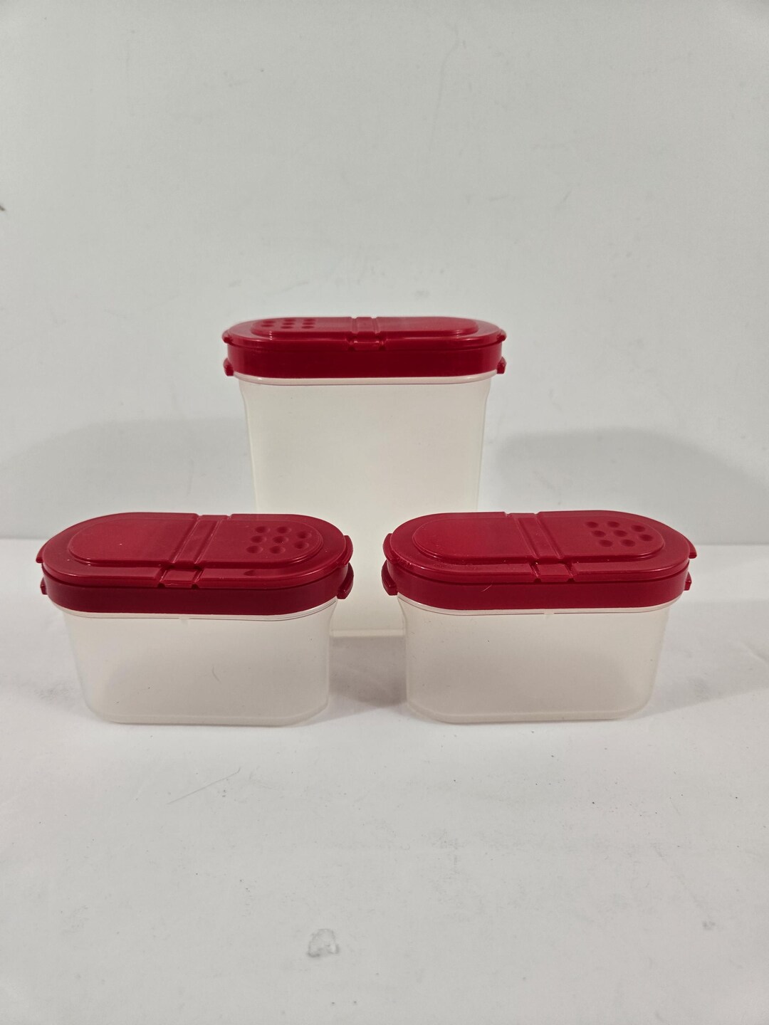 3 Tupperware Modular Mates Red Lid Spice Shaker 1843 1845 1846 Craft ...
