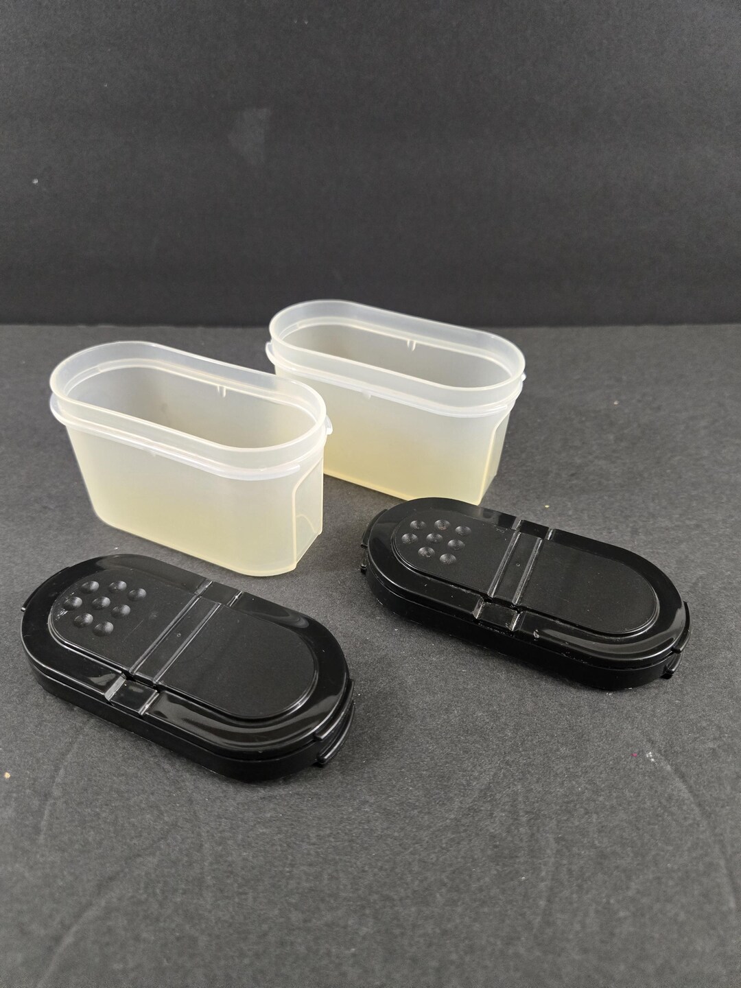 2 Tupperware Modular Mates Lid Spice Shaker 1843 1844 Small Craft ...