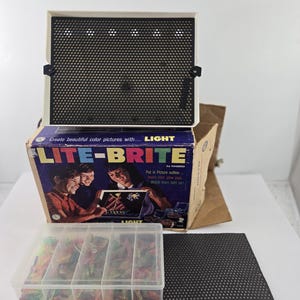 Lite Brite 1967 Vintage Light Bright Colored Pegs 20 Blank Sheets Box ...