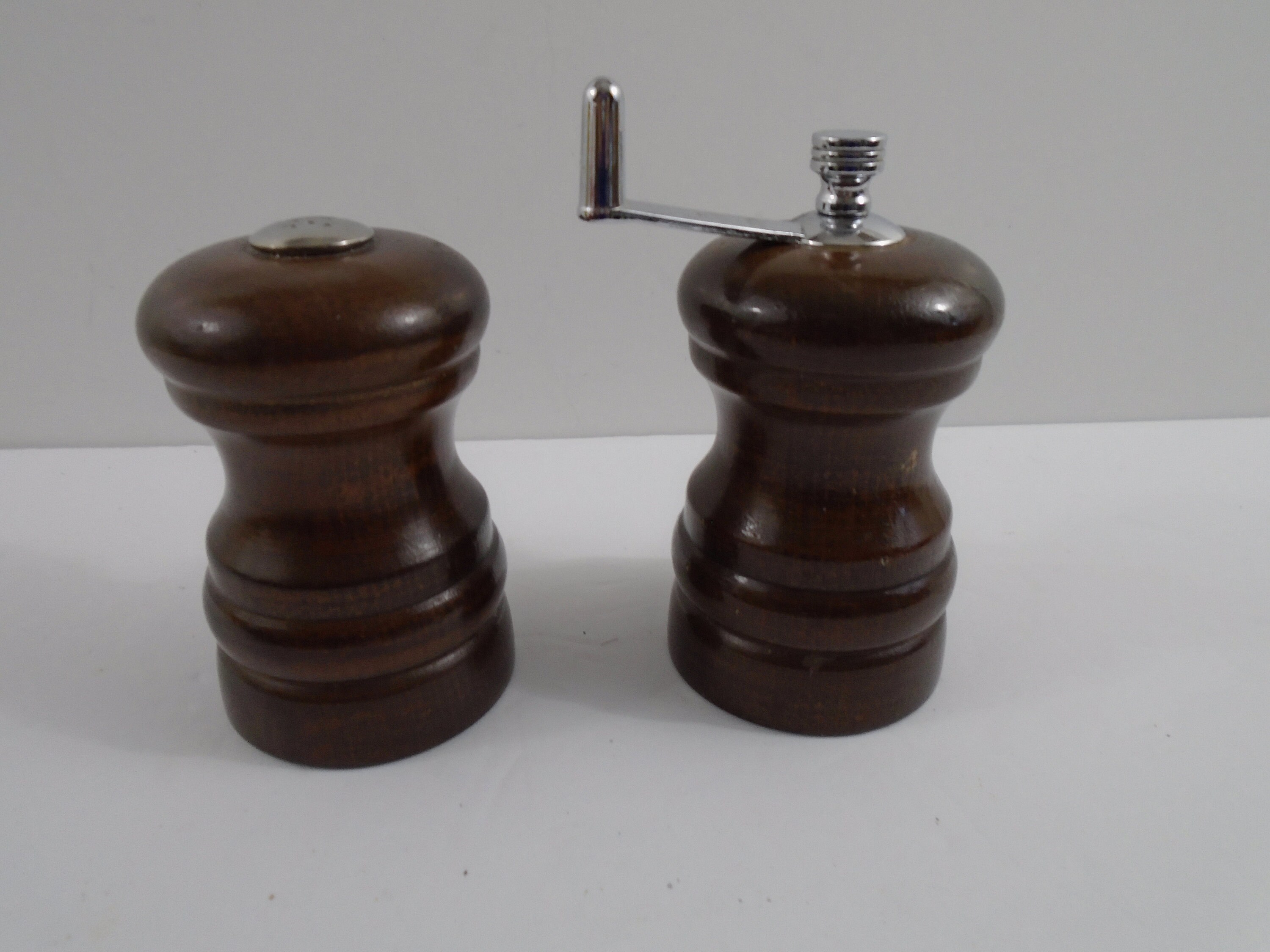 Vintage Olde Thompson Walnut Salt Shaker Pepper Grinder Mill Stainless ...