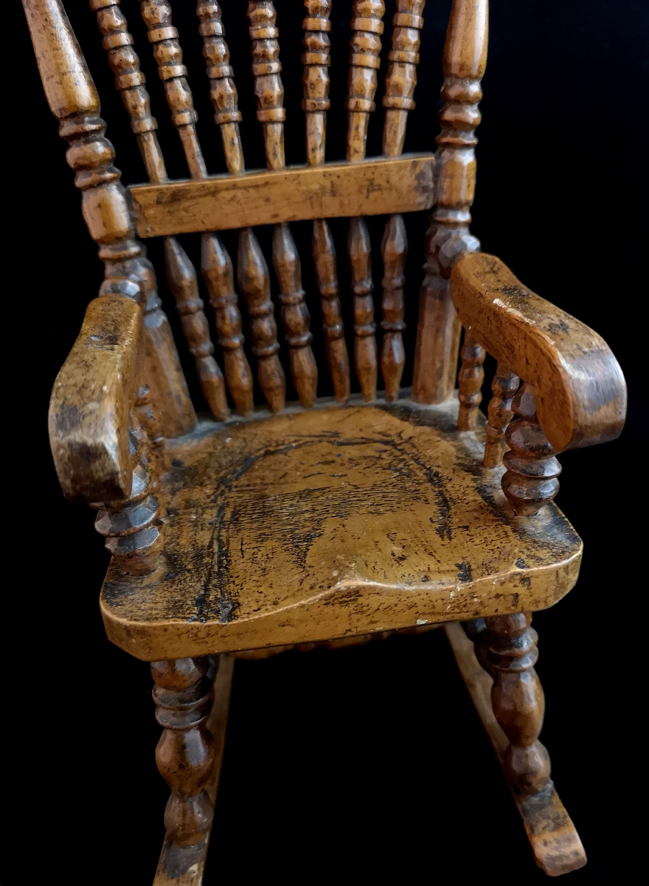 Vintage dolls Rocking chair, small, wood, Teddy bear chair