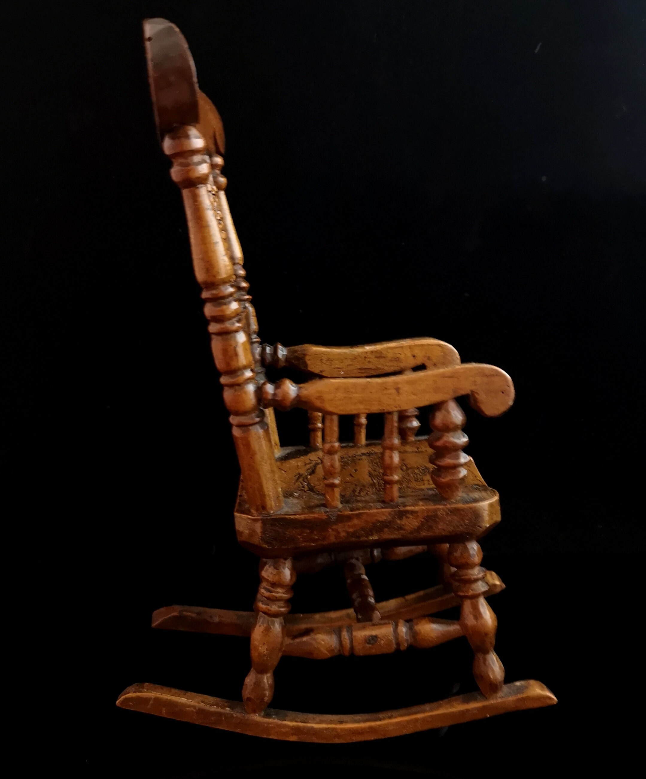 Vintage dolls Rocking chair, small, wood, Teddy bear chair