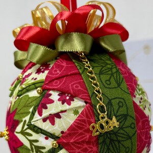 Diy KIT QK-270 Holiday Flourish 3.5" Quilted No Sew Ornament Kit ...