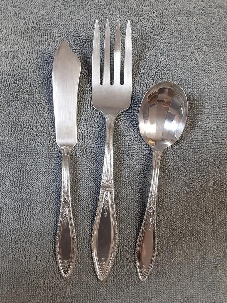 Antique Wm A. Rogers, Oneida Silverplate Flatware Set, Mystic-coronet ...
