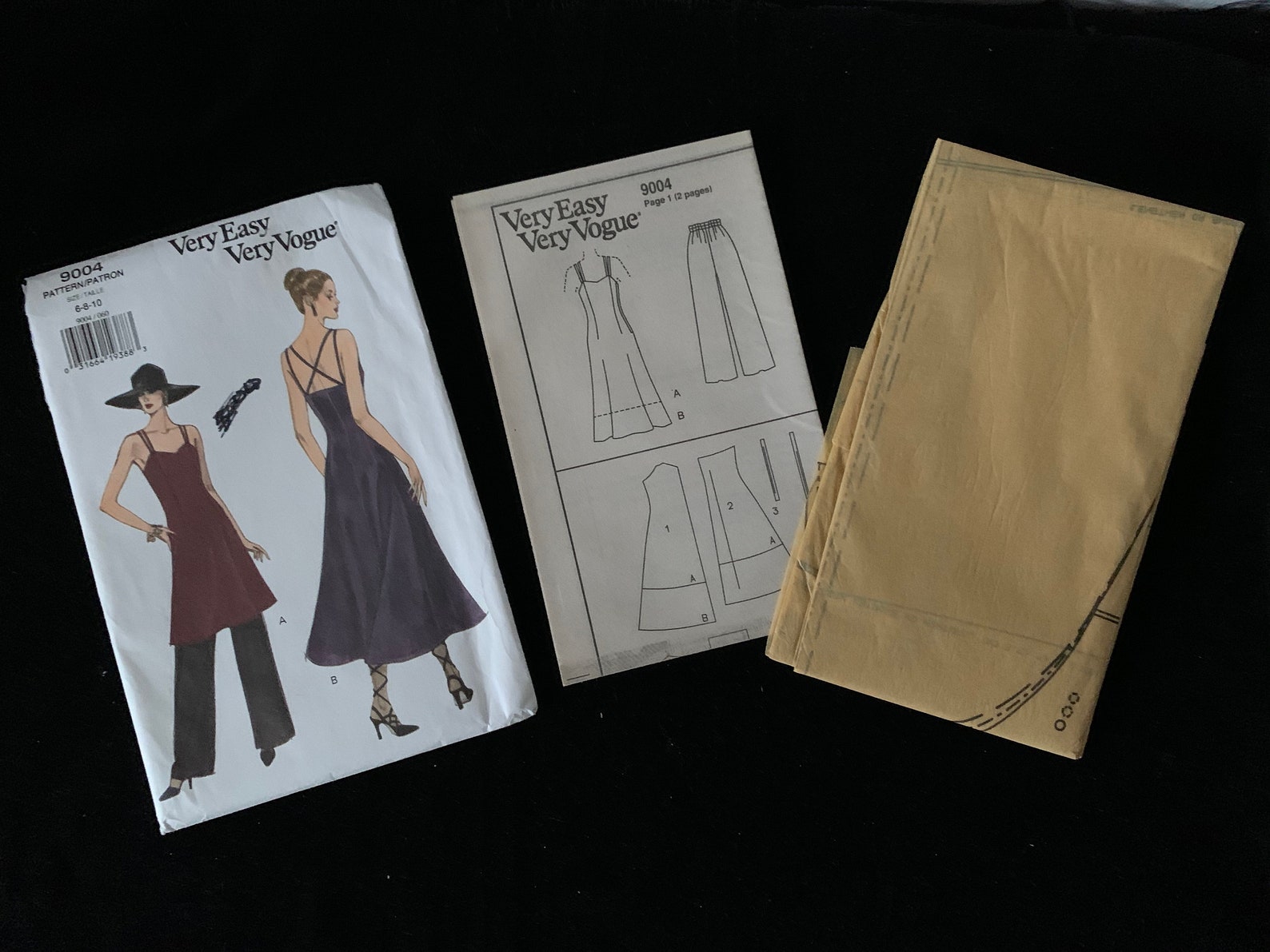 90's Very Easy Vogue Flared Fitted Dress With Shoulder Straps and ...