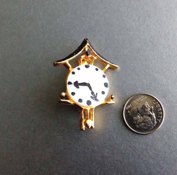 Vintage CUCKOO CLOCK pin Gold tone figural brooch Mot… - Gem