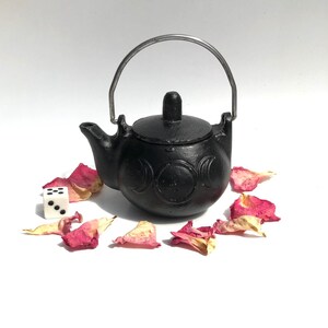 Triple Moon Cauldron Kettle. Mini Vintage Witchcraft, Pagan & Wicca ...