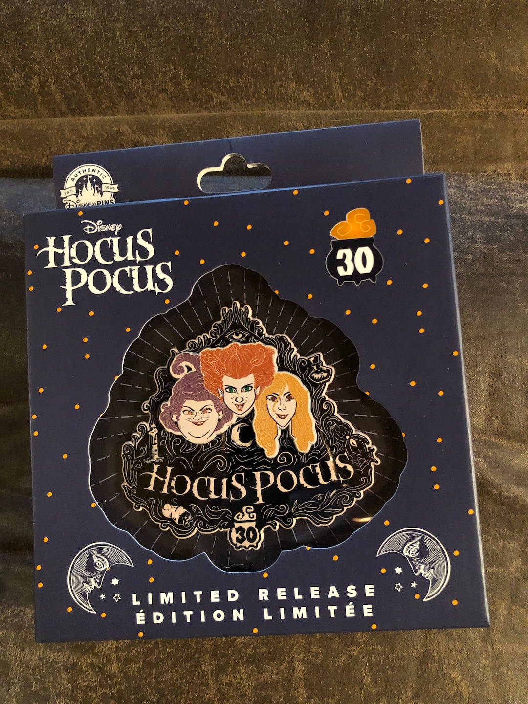 Disney Hocus Pocus 30th Anniversary Jumbo Collectors Trading Pin - Etsy
