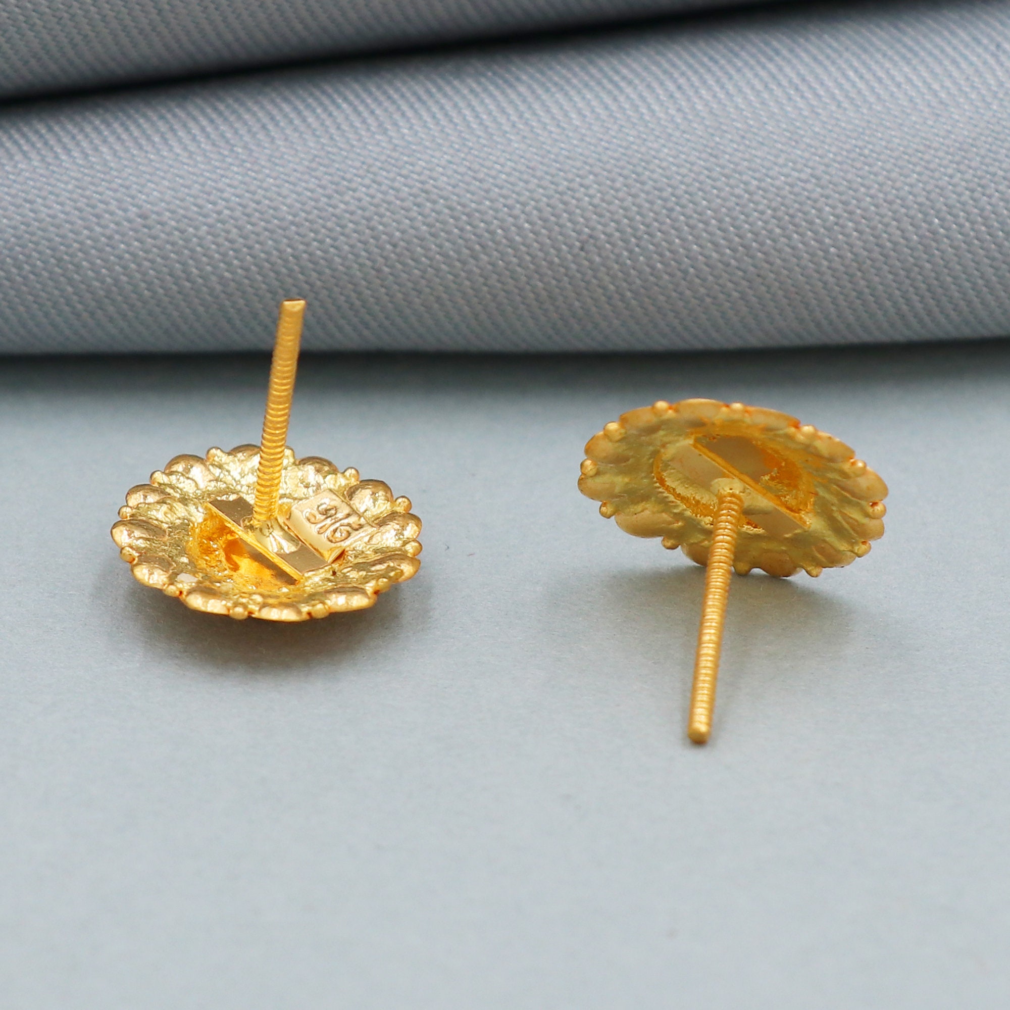 Leaf 22k Gold Screw Back Earrings Minimalist Meeting Wear Earrings Hand Crafted Earrings Girl Tops Designer Vintage Look Gold Indian Etsy Norway