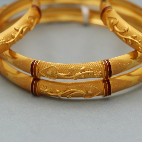 Pure gold bangles designs with price store