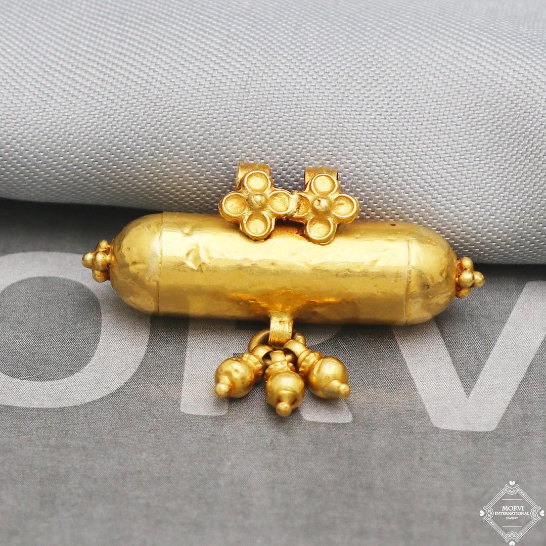Vintage Antique Design Handmade 22 Karat Yellow Gold Amulet Pendant ...