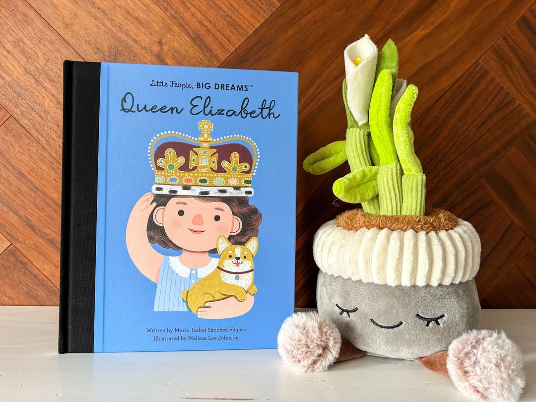 Queen Elizabeth Royal Family Little People England Collectible Special ...