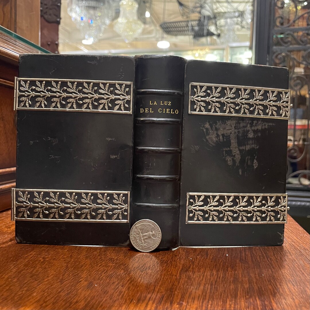 The Light of Heaven Devotional, the Holy Mass, the Sunday Vespers, Holy ...