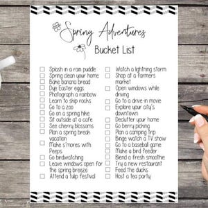 Printable Spring Seasonal Bucket List // Family Friendly // Spring ...