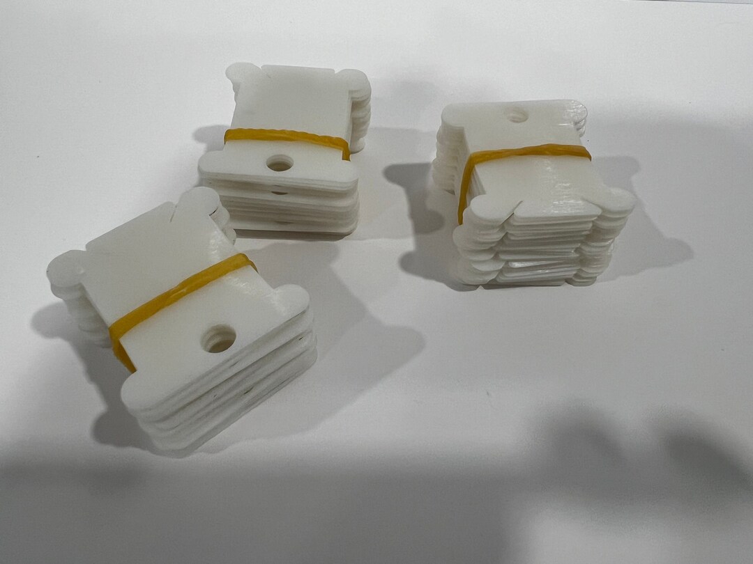 Darice Plastic Floss Bobbins Lot of 50 or 100 - Embroidery Thread ...