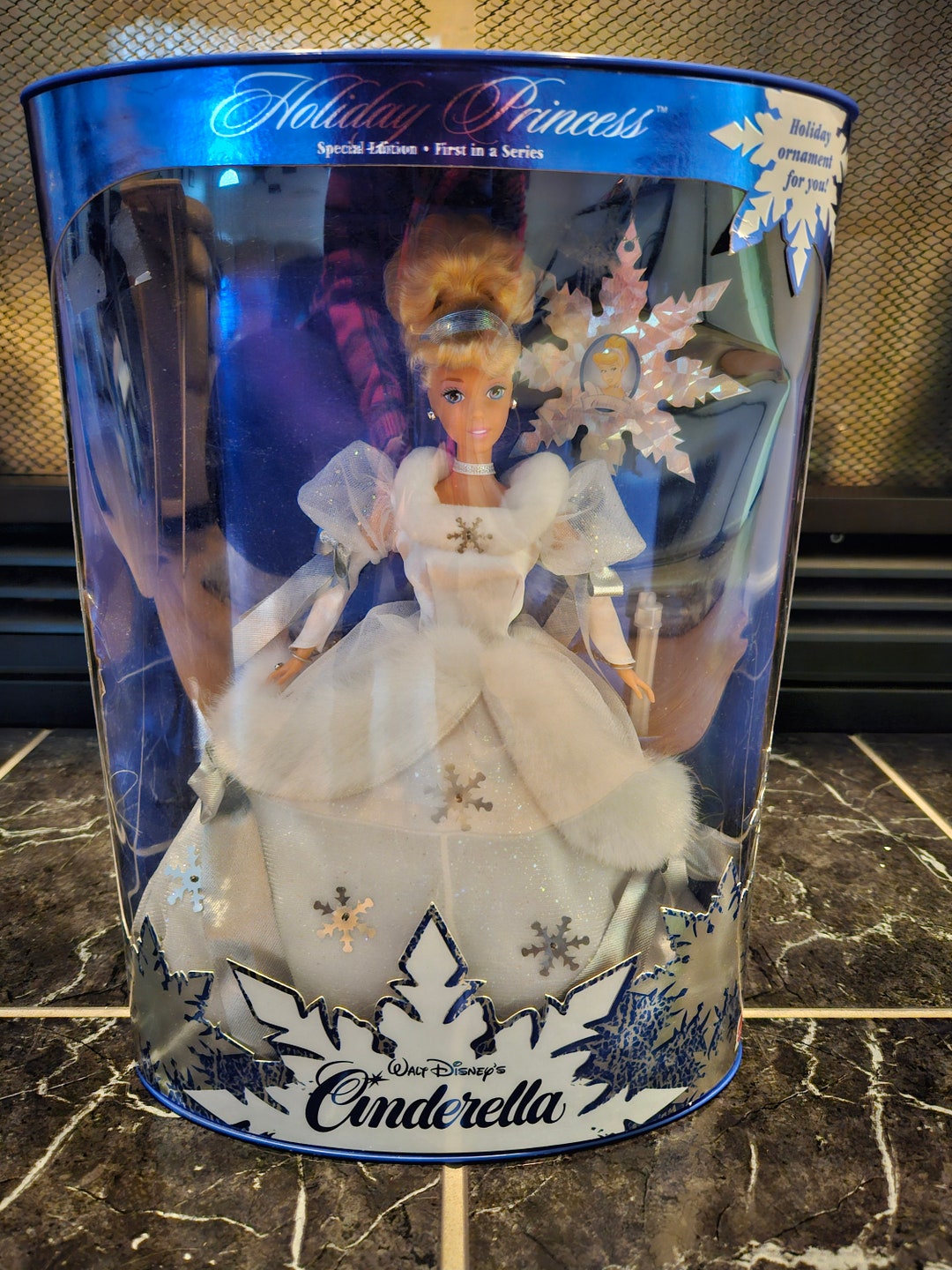 1996 Cinderella Barbie - Walt Disney's 1996 Cinderella Barbie - Holiday ...