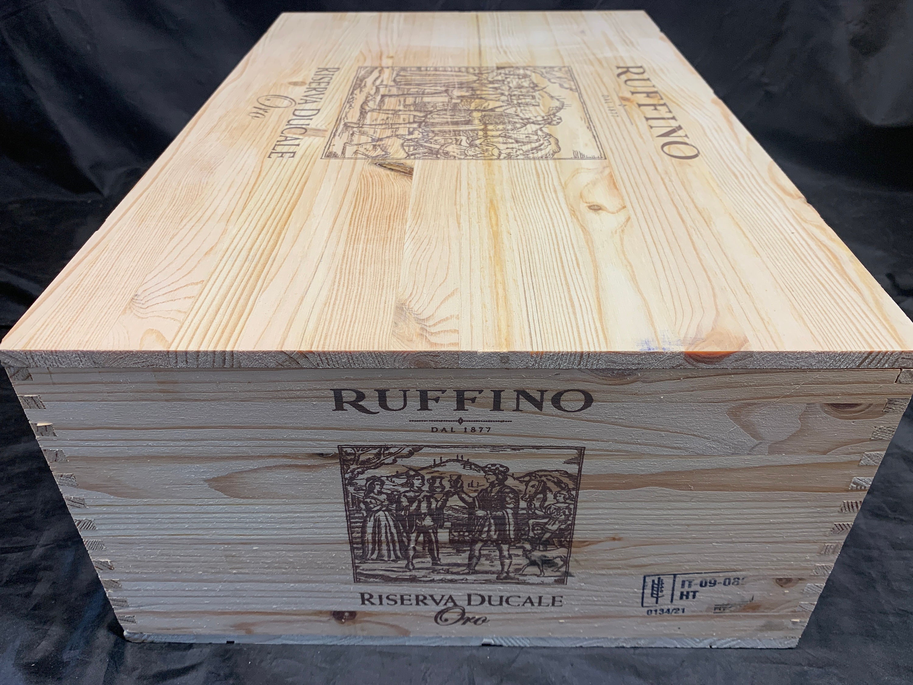 Ruffino Riserva Oro wood wine box