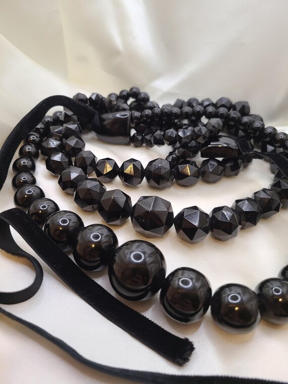 Victorian Whitby Jet necklace - Gem